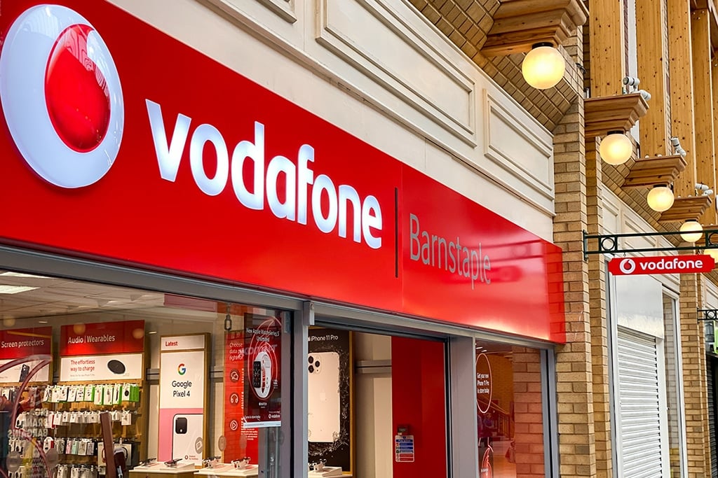 Vodafone CEO Announces Record Layoff of 11,000 Workers, Shares Sink 7%