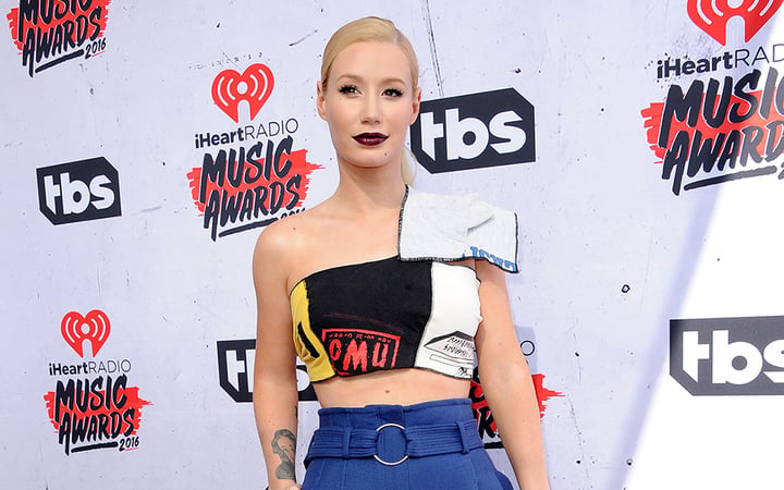 Beeple Satirizes Andrew Tate and Iggy Azalea in New NFT | Coinspeaker